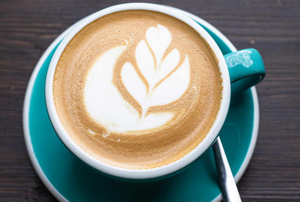 Kaffeopskrifter: Dalgona, Kaffe med kakao, Gin & Tonic eller Iskaffe!